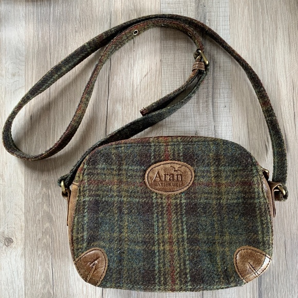 Aran Woollen Mills | Bags | Aran Woollen Mills Tweed And Leather ...